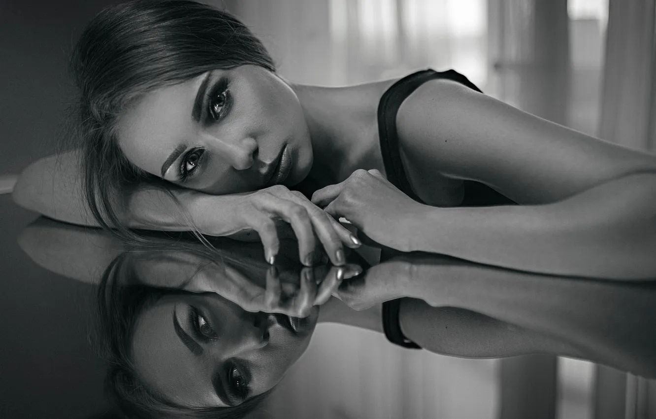 Wallpaper look, pose, reflection, model, portrait, hands, makeup ...