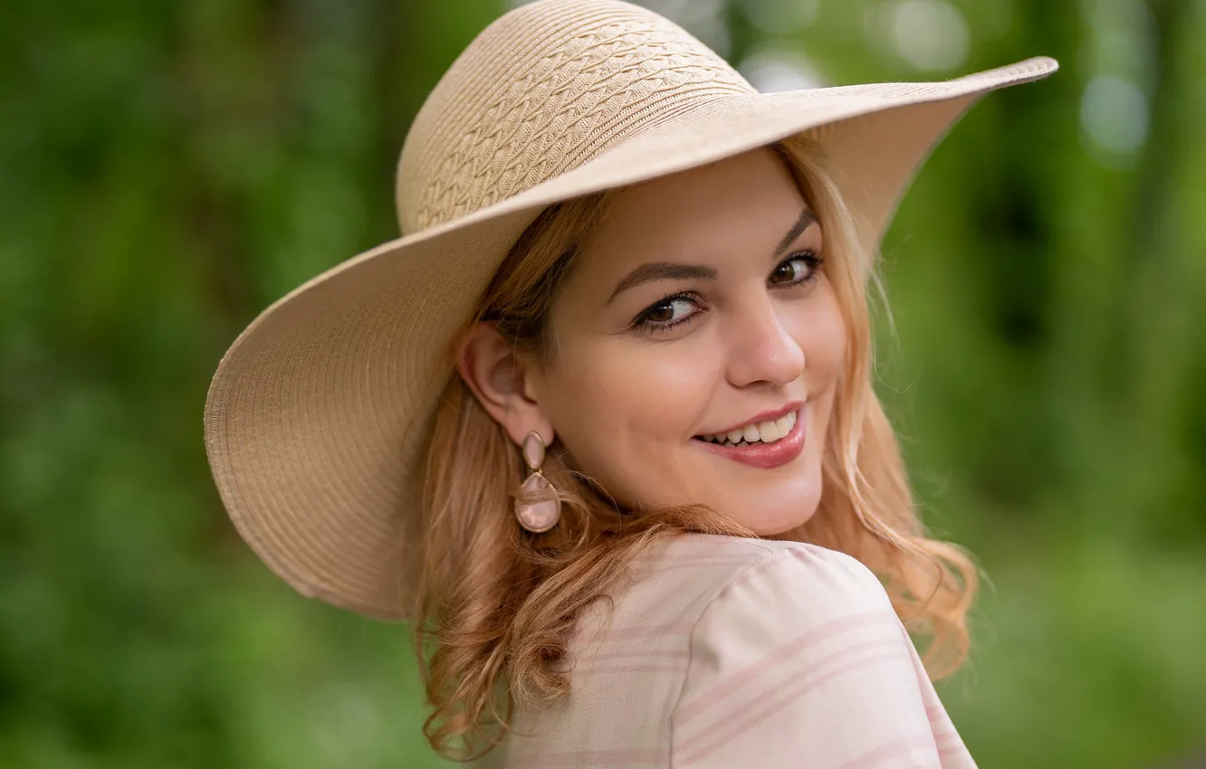 Wallpaper summer, look, girl, face, model, hair, hat for mobile and ...
