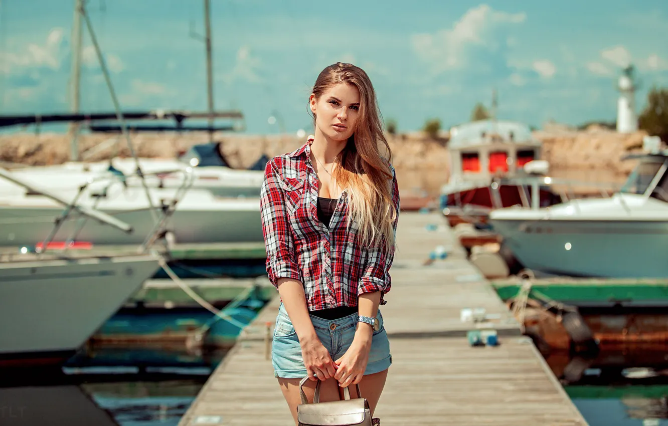 Wallpaper Girl Shorts Long Hair Legs Brown Hair Photo
