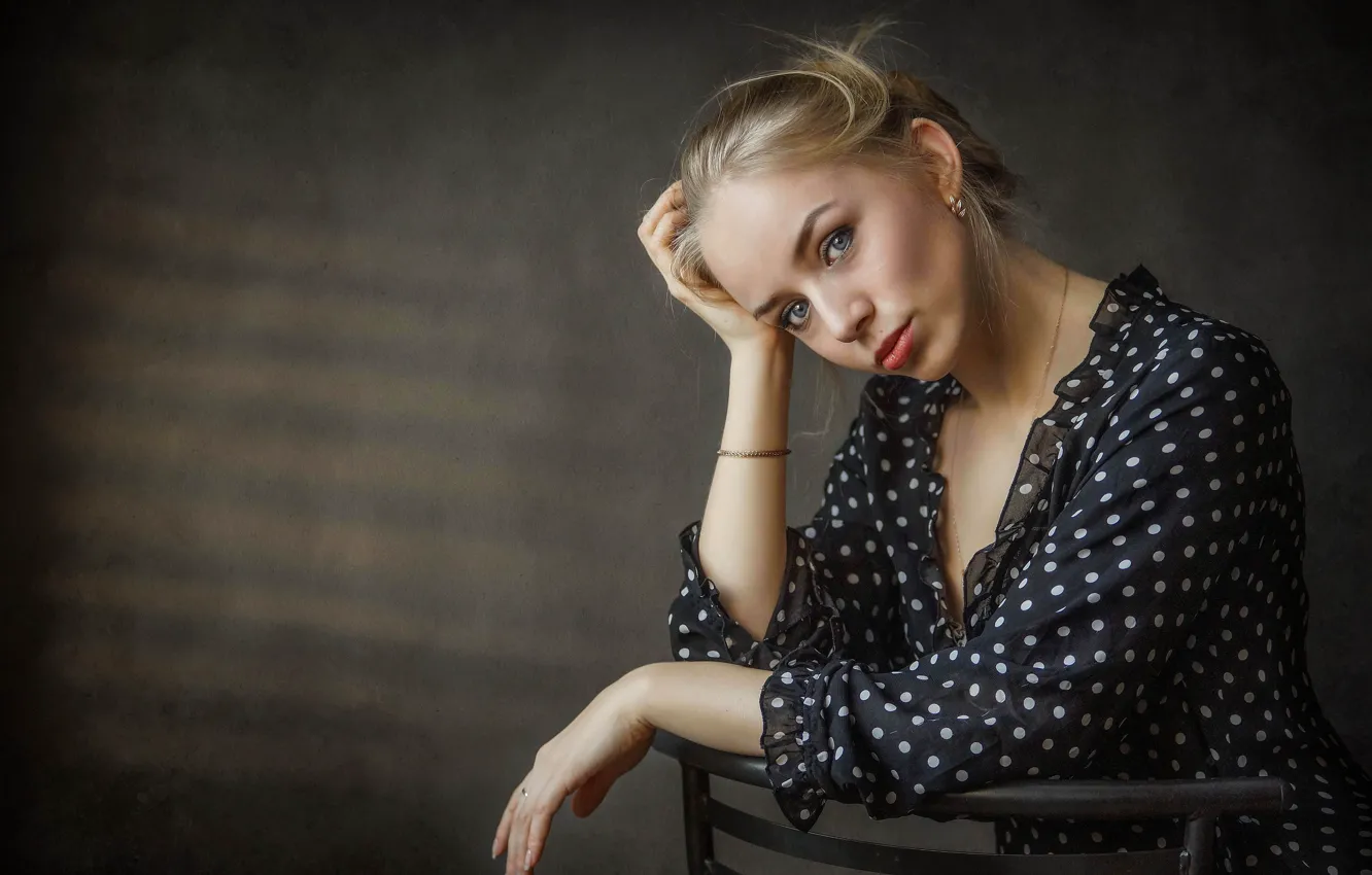 Wallpaper look, girl, face, pose, background, portrait, polka dot ...
