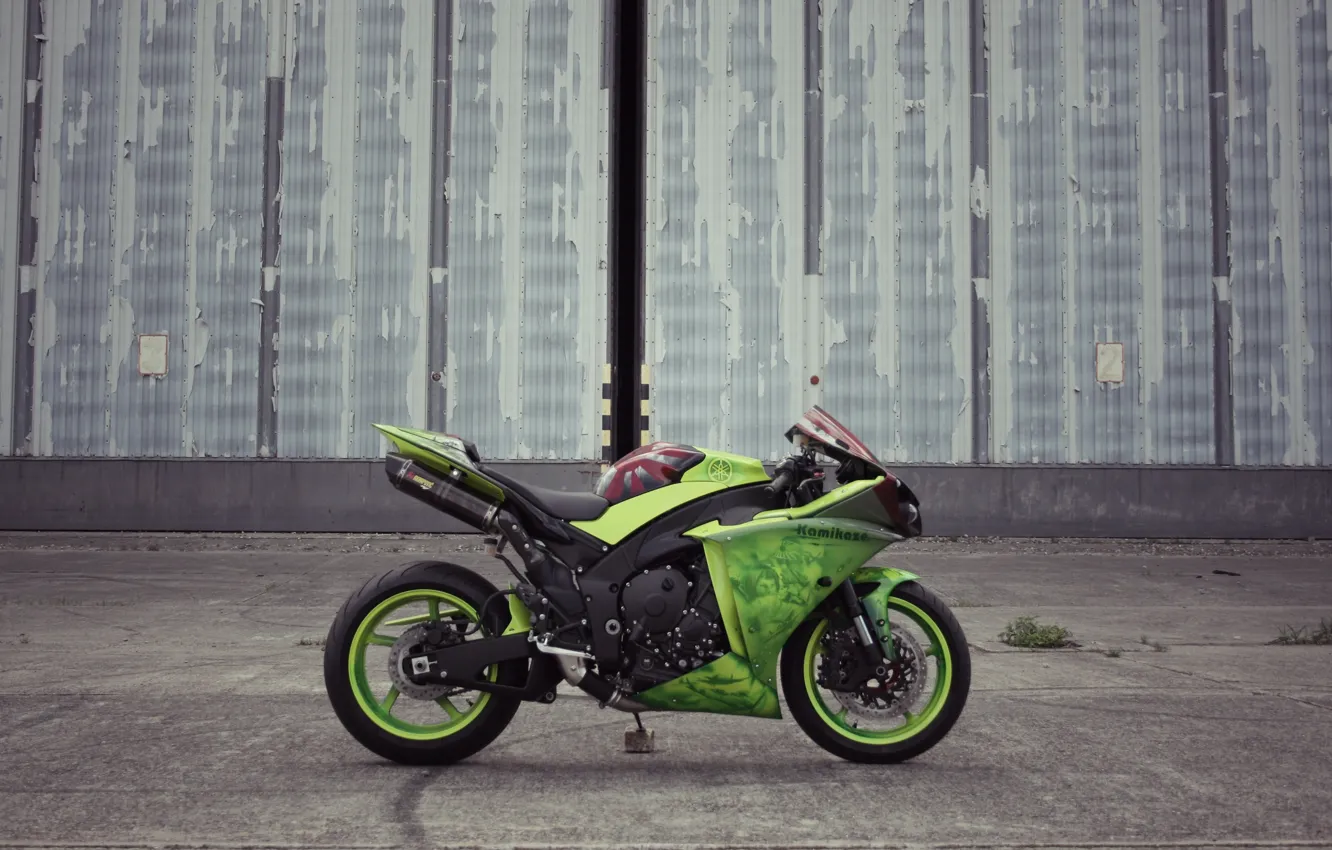 Wallpaper wall, green, the building, motorcycle, profile, yamaha, bike ...