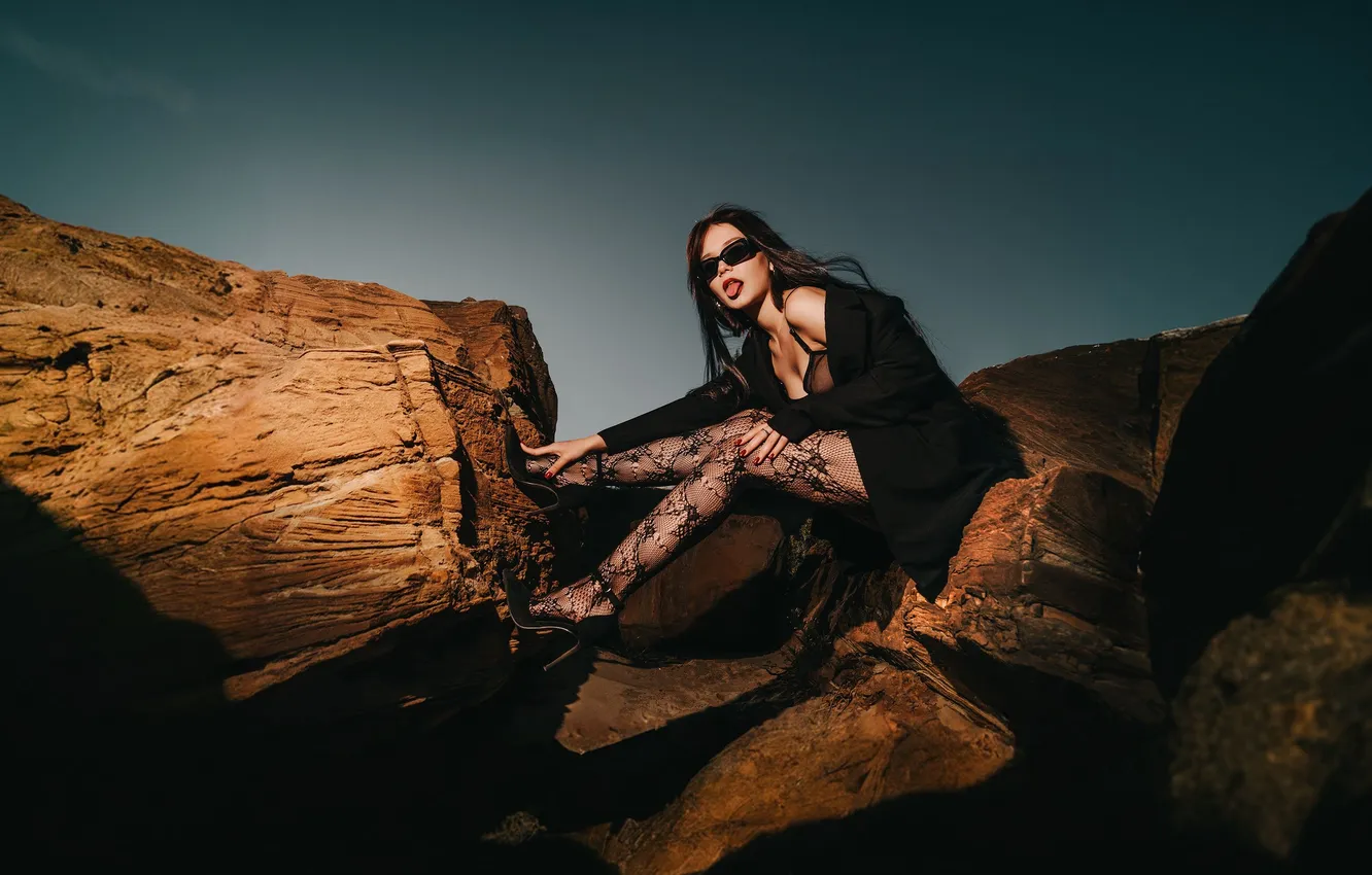 Wallpaper pose, stones, model, brunette, legs, sunglasses, Maks Miron ...