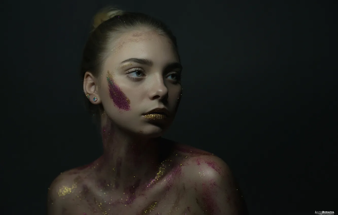 Wallpaper the dark background, Shine, portrait, beautiful girl, female ...