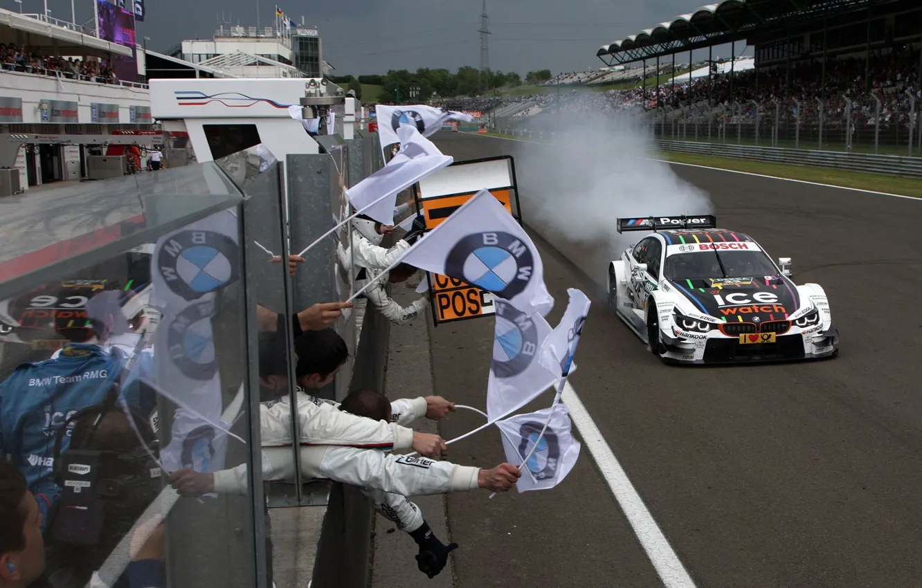 Wallpaper smoke, bmw, flags, tribune, mechanics, dtm, finish, Marco ...