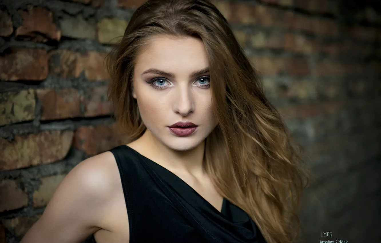 Wallpaper look, pose, background, wall, model, portrait, brick, makeup ...