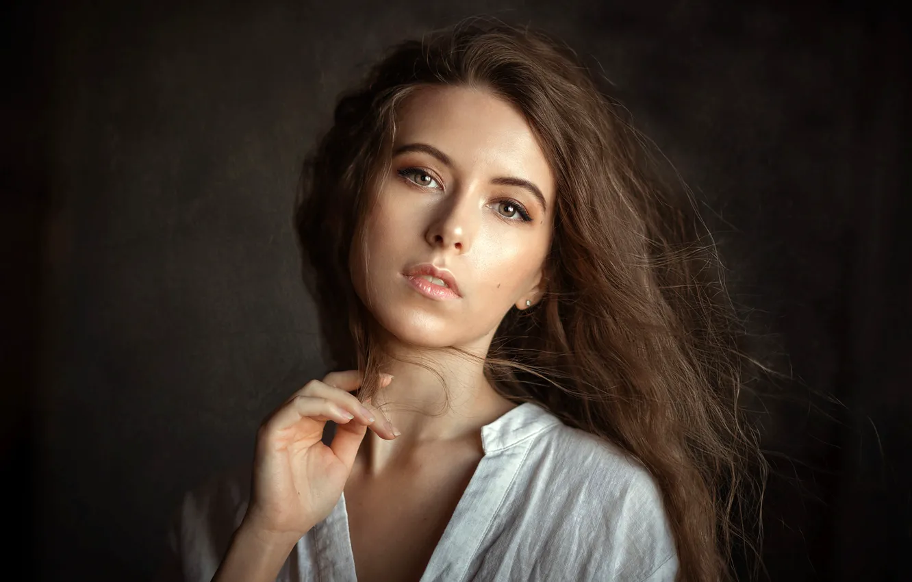 Wallpaper look, pose, background, model, portrait, makeup, hairstyle ...