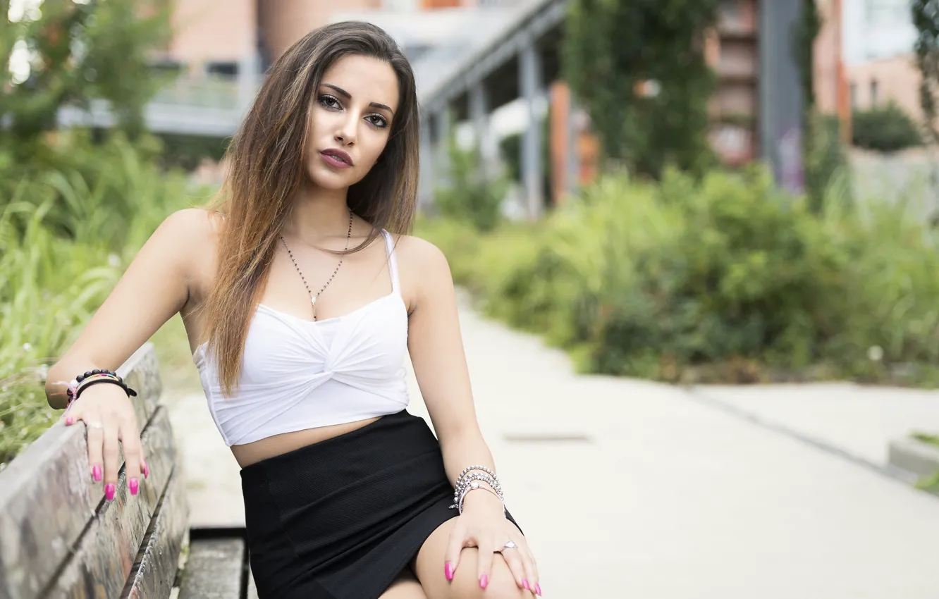 Wallpaper summer, look, bench, face, model, hair, beauty, Carlotta ...