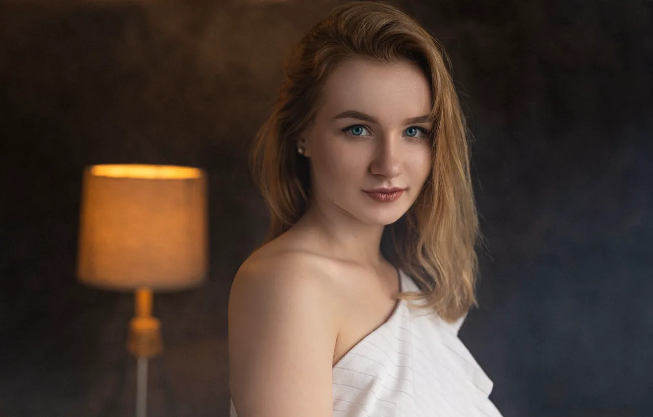 Wallpaper girl, light, the dark background, portrait, floor lamp, Studio, Ivan Losev, natural ...