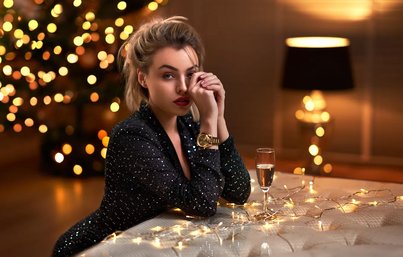 Wallpaper look, girl, glass, new year, garland, Maarten Quaadvliet ...