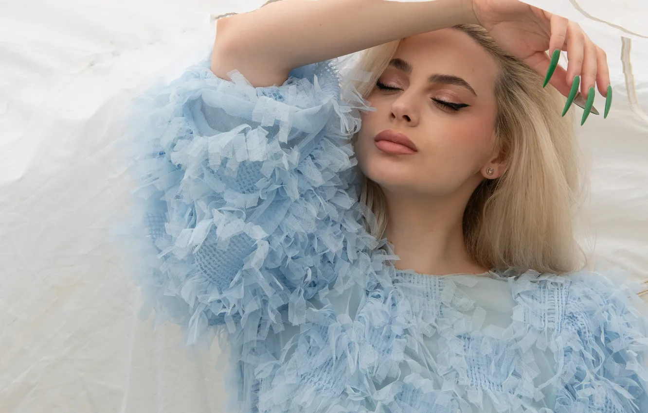 Wallpaper girl, face, pose, hand, makeup, blonde, claws, closed eyes ...