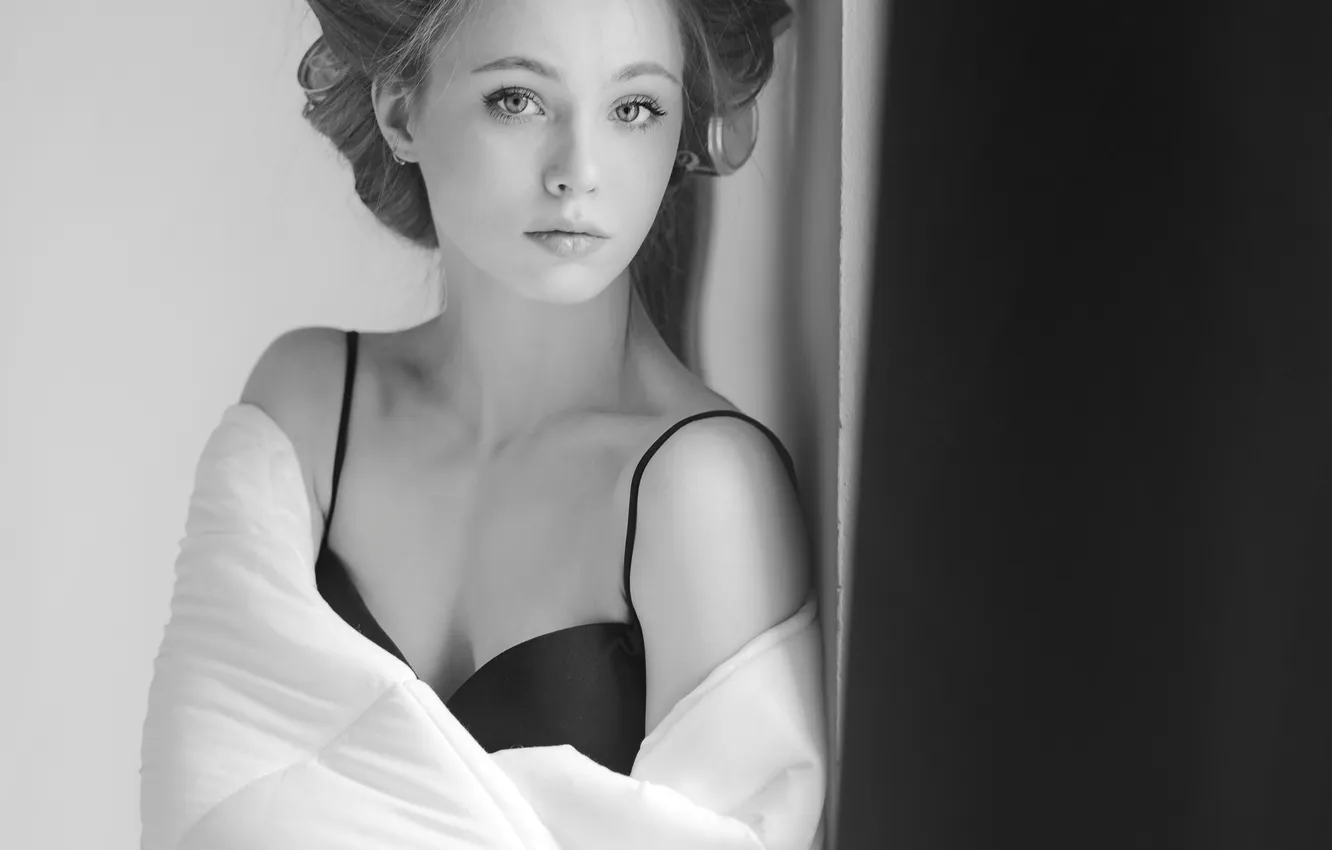 Wallpaper look, portrait, black and white, Dmitry Chernov, Ceiling for mobile and desktop ...