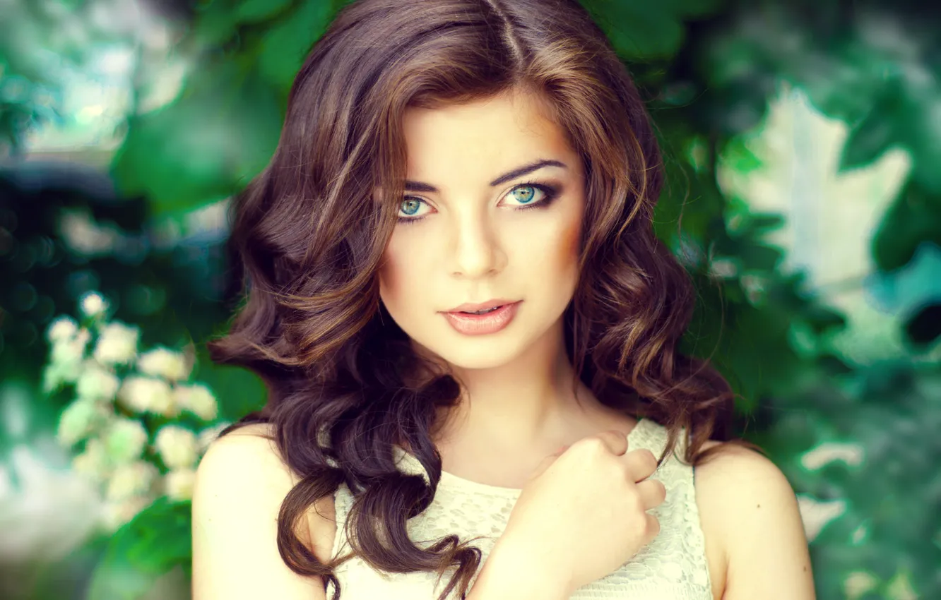 Wallpaper Greens Summer Girl Nature Face Makeup Brown Hair Curls