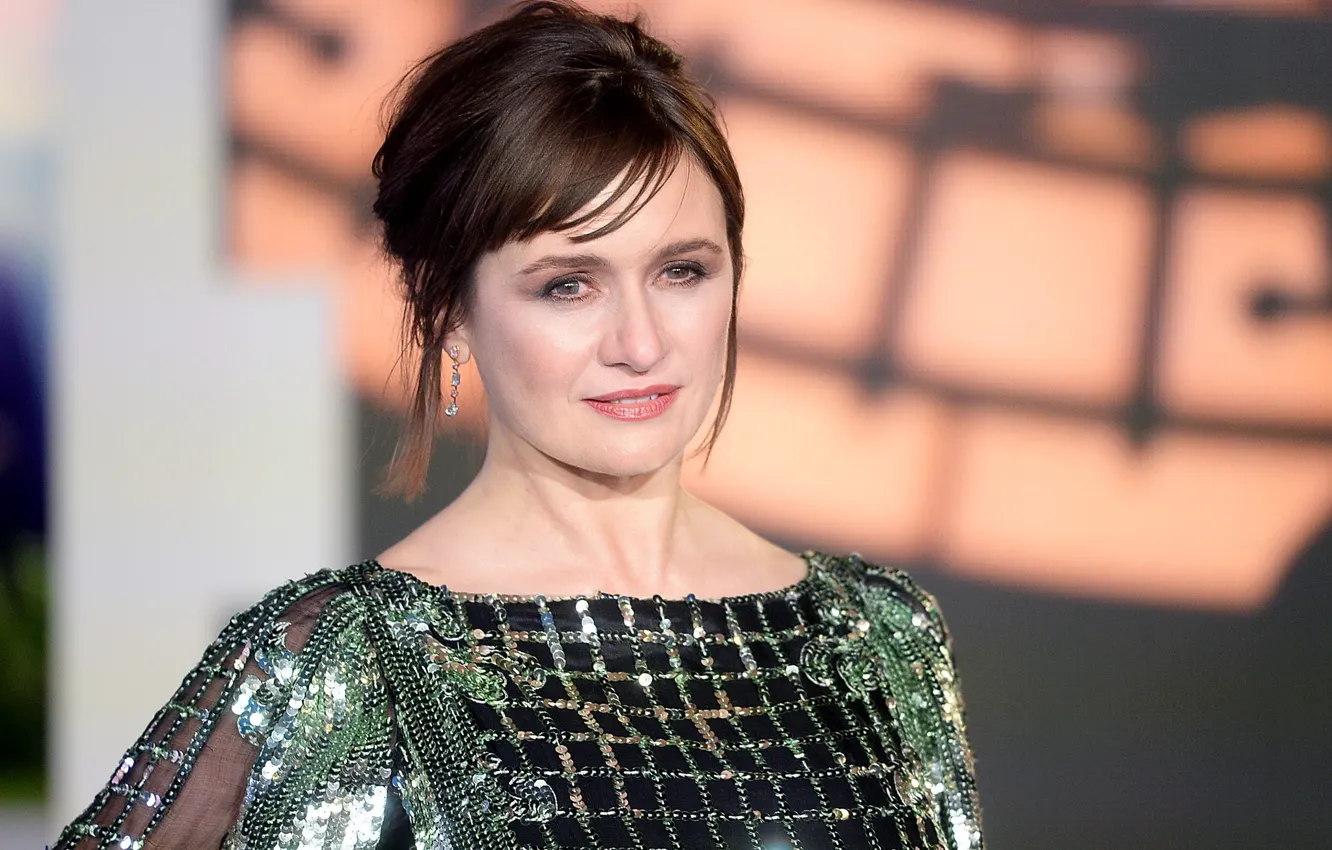 Wallpaper portrait, earrings, actress, brown hair, cutie, bokeh, English actress, Emily Mortimer ...