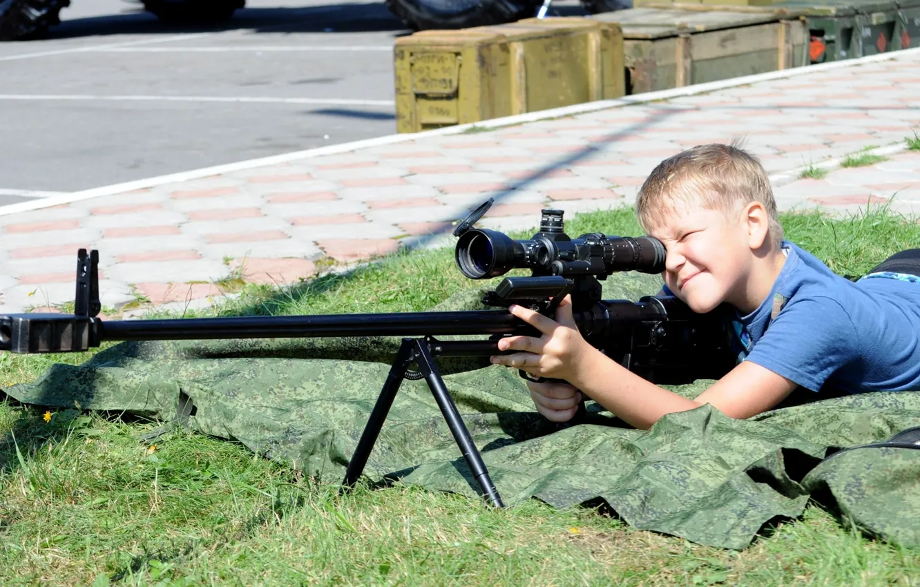 Wallpaper weapons, boy, lies, rifle, aiming, zinc for mobile and ...