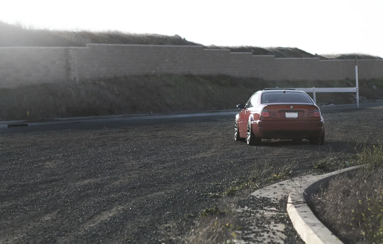 Wallpaper red, bmw, BMW, the fence, red, back, headlights, the curb for mobile and desktop ...