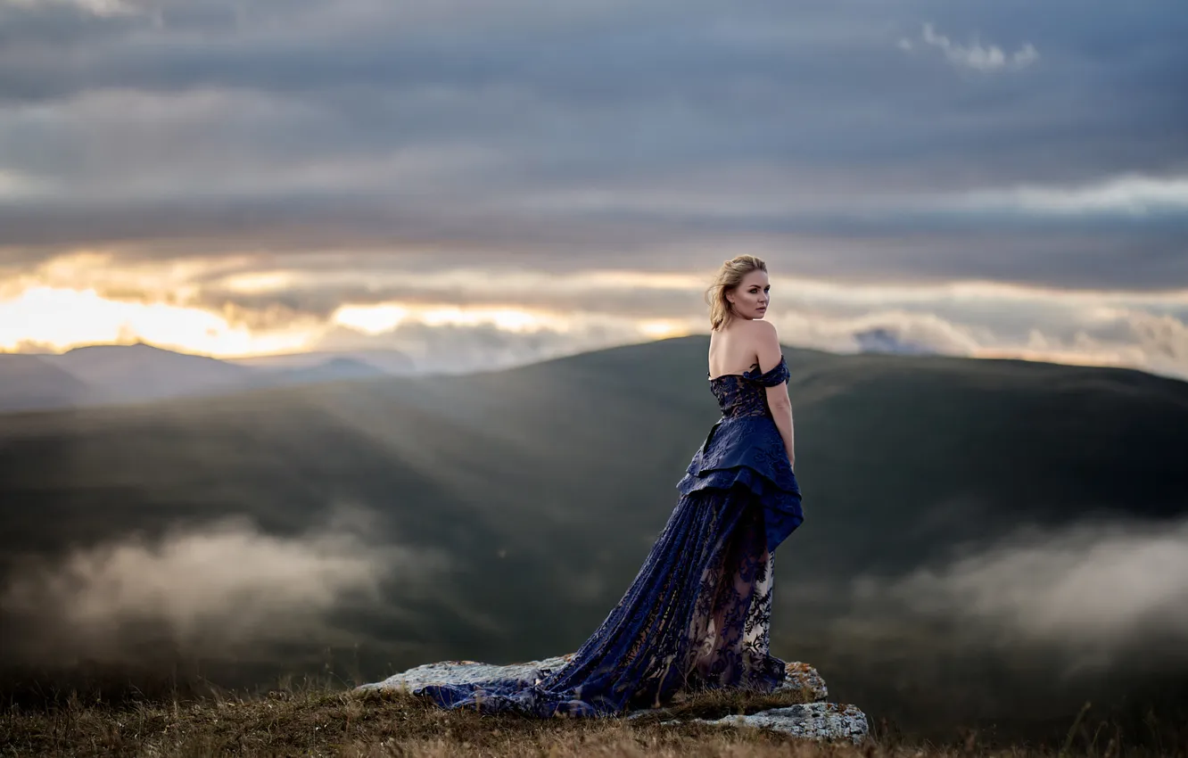 Wallpaper girl, mountains, nature, pose, the situation, Mike Naumenko ...