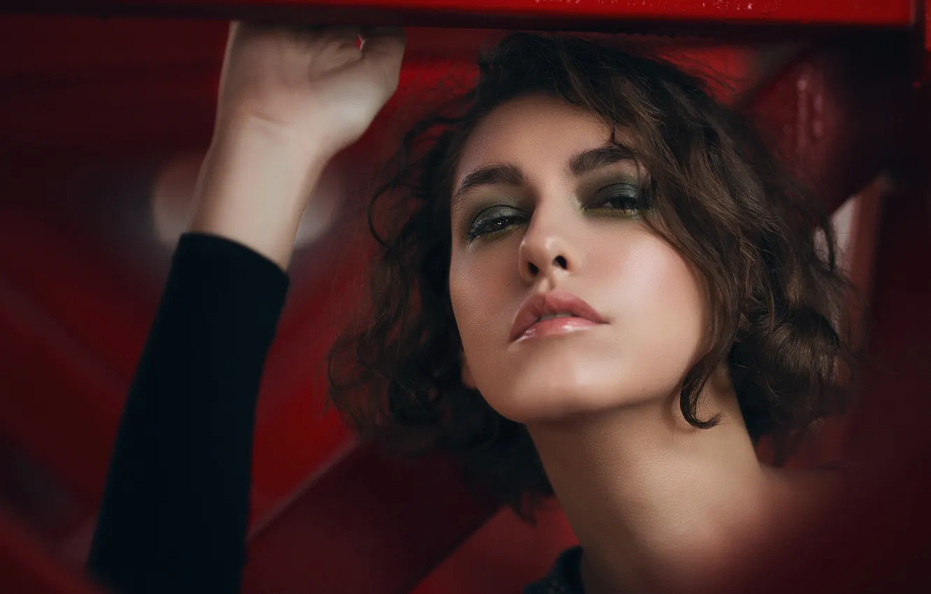 Wallpaper look, face, pose, model, hand, portrait, makeup, hairstyle ...