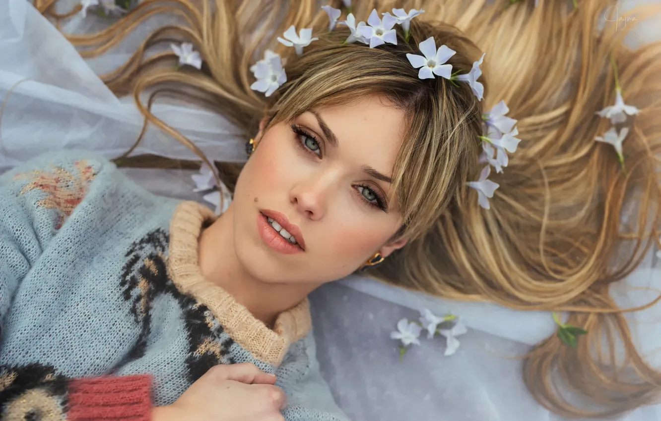 Wallpaper mole, sponge, the beauty, teeth, Sarini for mobile and ...