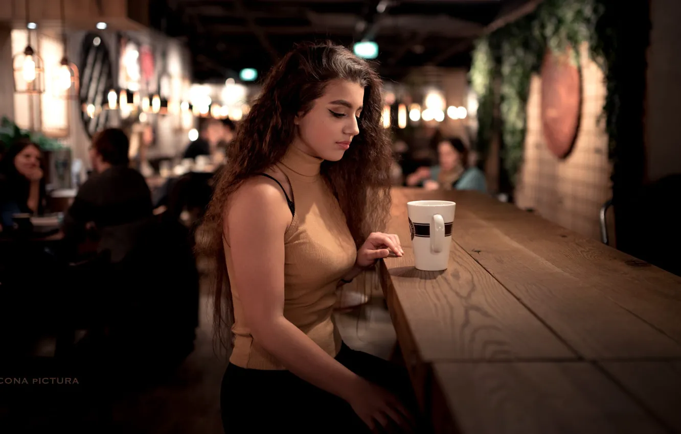 Wallpaper lights, pose, model, people, portrait, bar, makeup, hairstyle ...