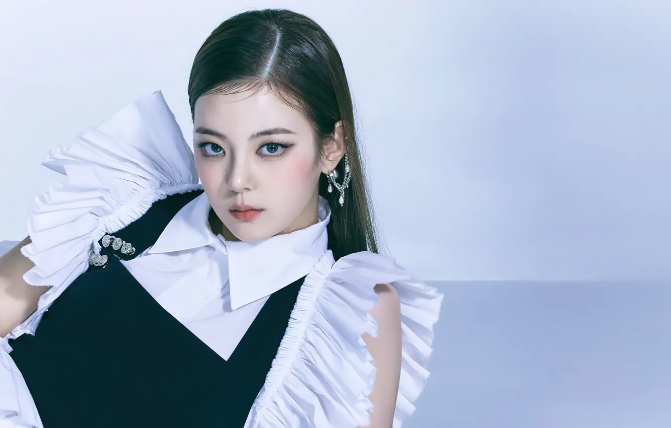 Wallpaper look, beautiful girl, charm, beautiful girl, vocalist, pop ...