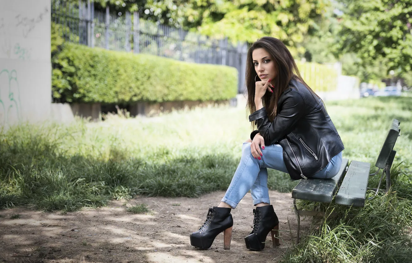 Wallpaper look, bench, background, hair, beauty, Carlotta images for ...