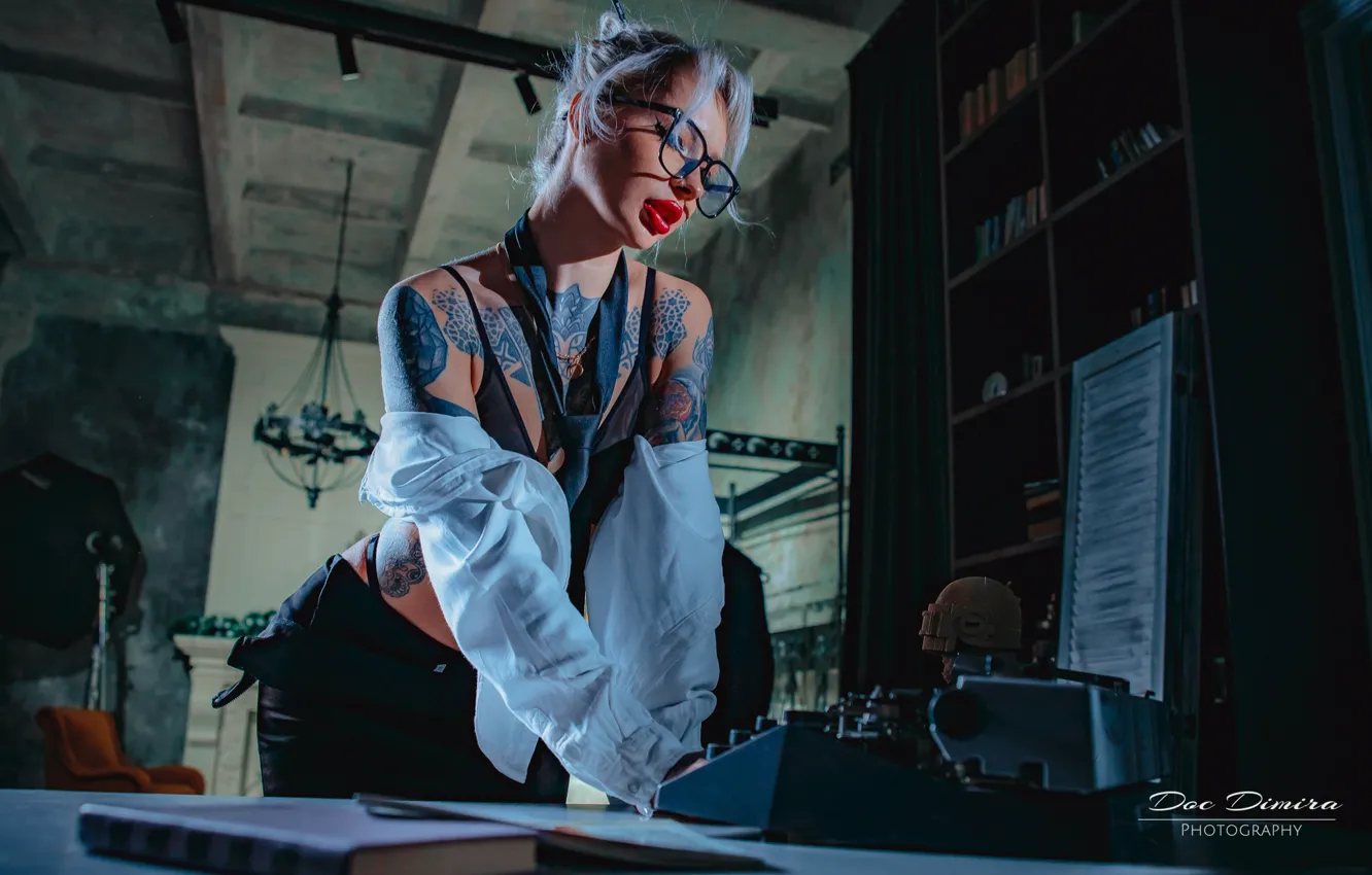 Wallpaper girl, pose, tattoo, glasses, tie, Secretary, typewriter ...