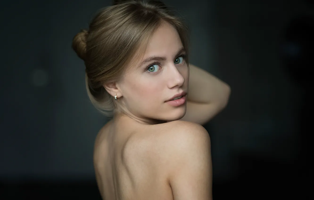 Wallpaper look, Victoria, back, shoulders, Vika, Dennis Drozhzhin for ...