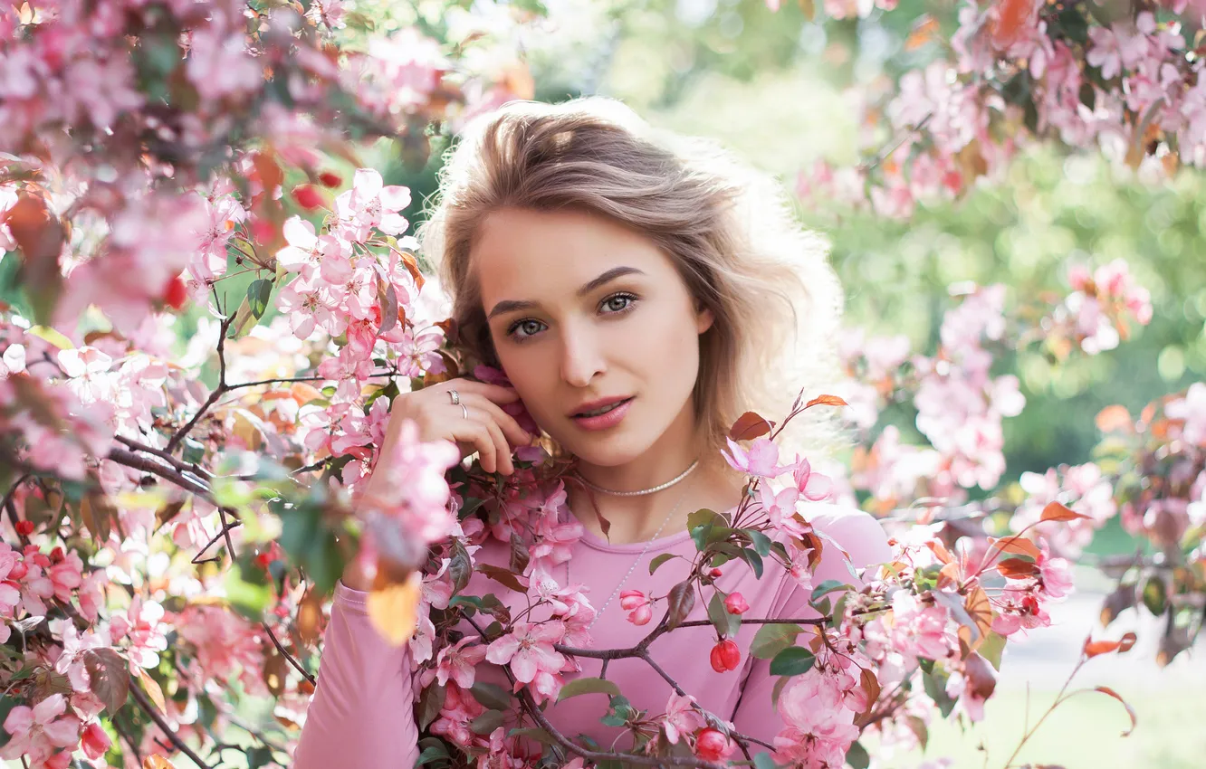 Wallpaper look, girl, light, flowers, branches, nature, face, pose for ...