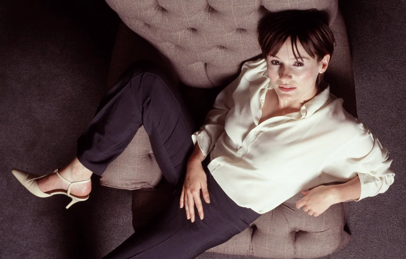 Wallpaper look, pose, sofa, actress, the view from the top, English ...