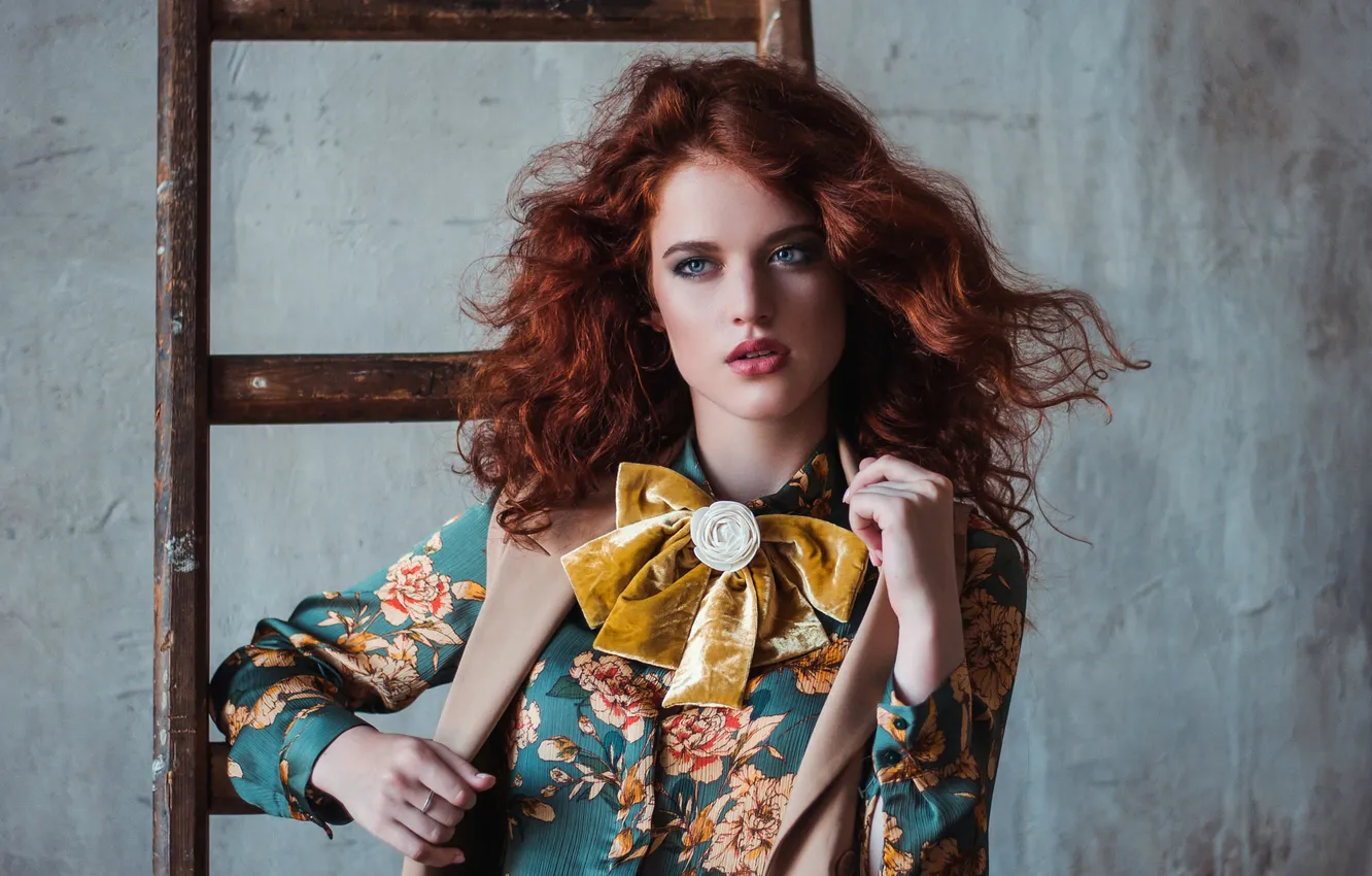 Wallpaper look, girl, face, wall, portrait, hands, makeup, ladder for ...