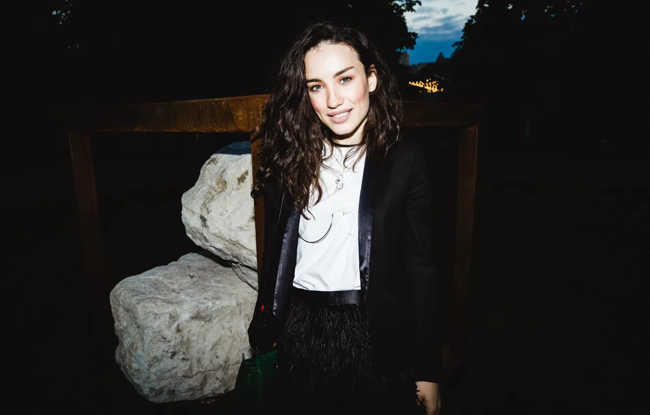 Wallpaper look, pose, smile, makeup, actress, singer, hair, Victoria ...