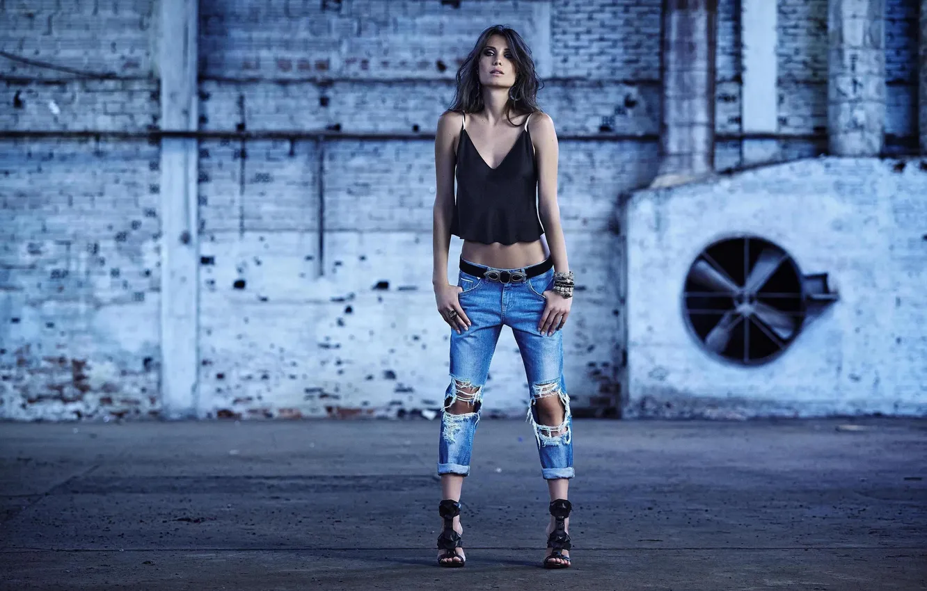 Wallpaper woman, young, beautiful, model, jeans, brunette, long-haired ...