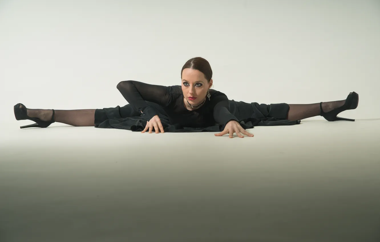 Wallpaper girl, face, stretching for mobile and desktop, section ...