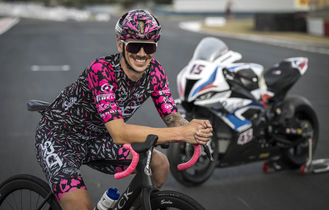 Wallpaper smile, helmet, male, British motorcycle racer, Donington Park ...