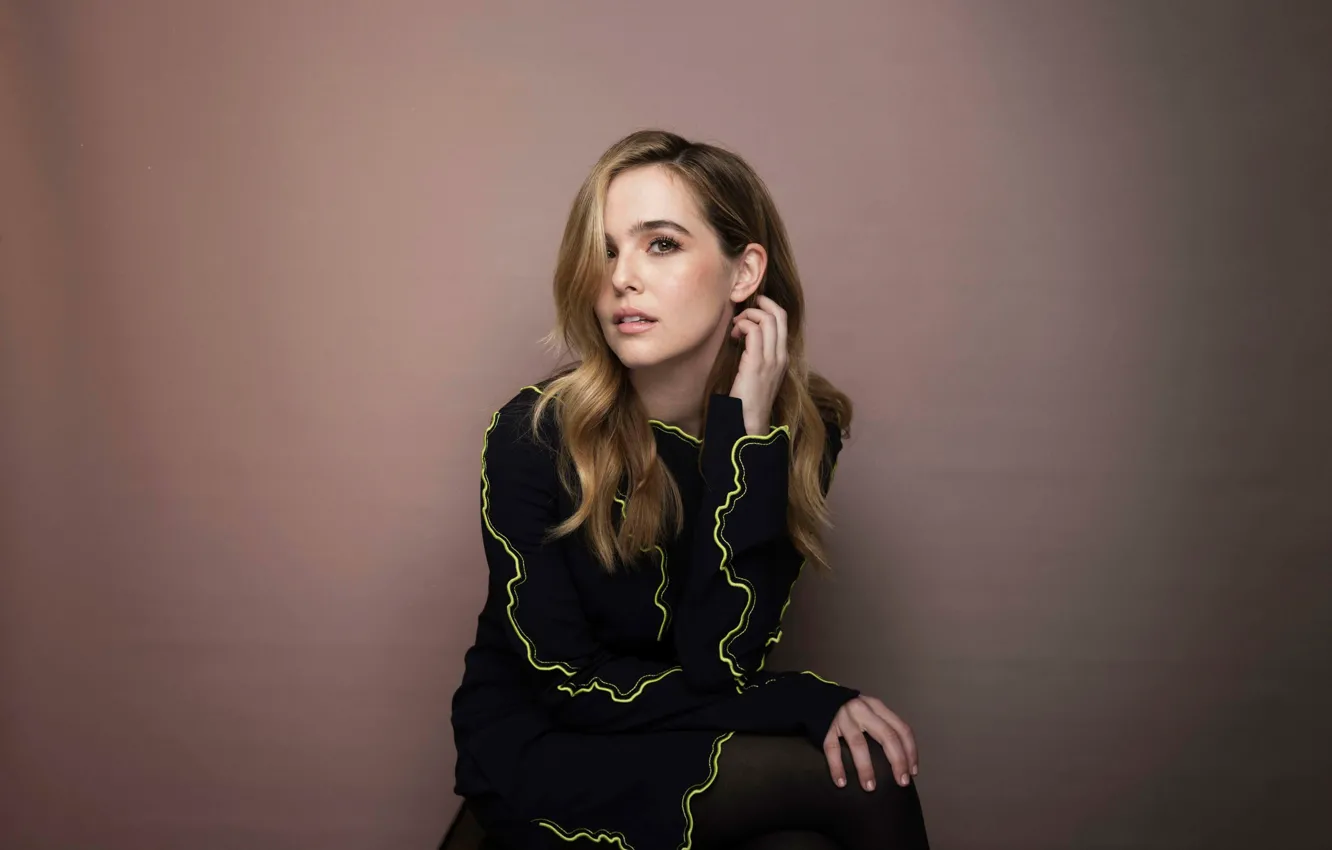 Wallpaper the film, actress, photoshoot, promo, Zoey Deutch, Sundance ...