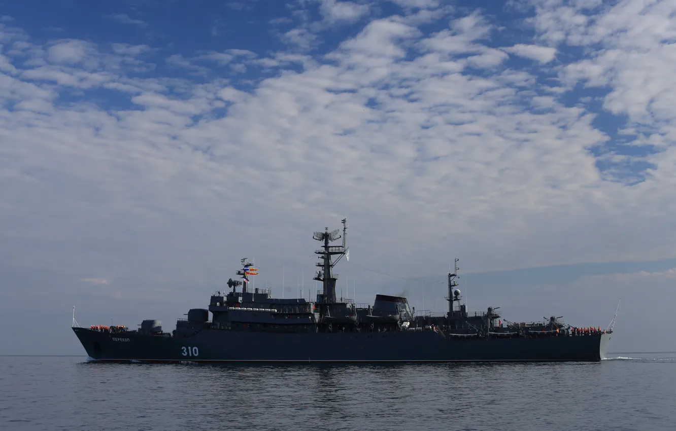 Wallpaper The black sea, Perekop, training ship, leaving Sevastopol for ...