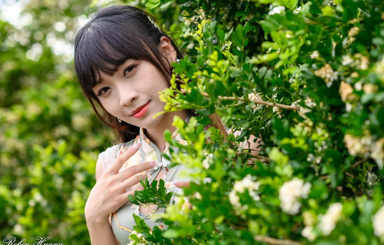 Wallpaper look, branches, model, portrait, makeup, brunette, hairstyle ...