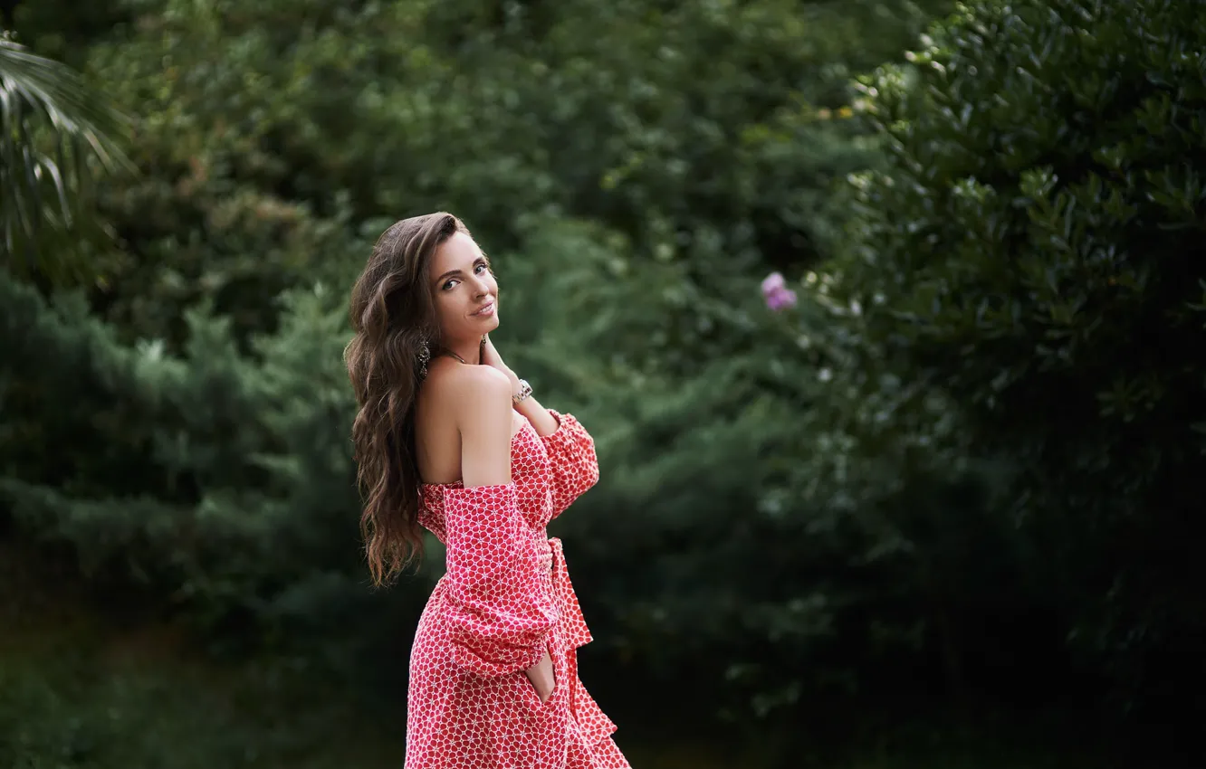 Wallpaper Look Girl Nature Pose Smile Hair Dress Beauty Images