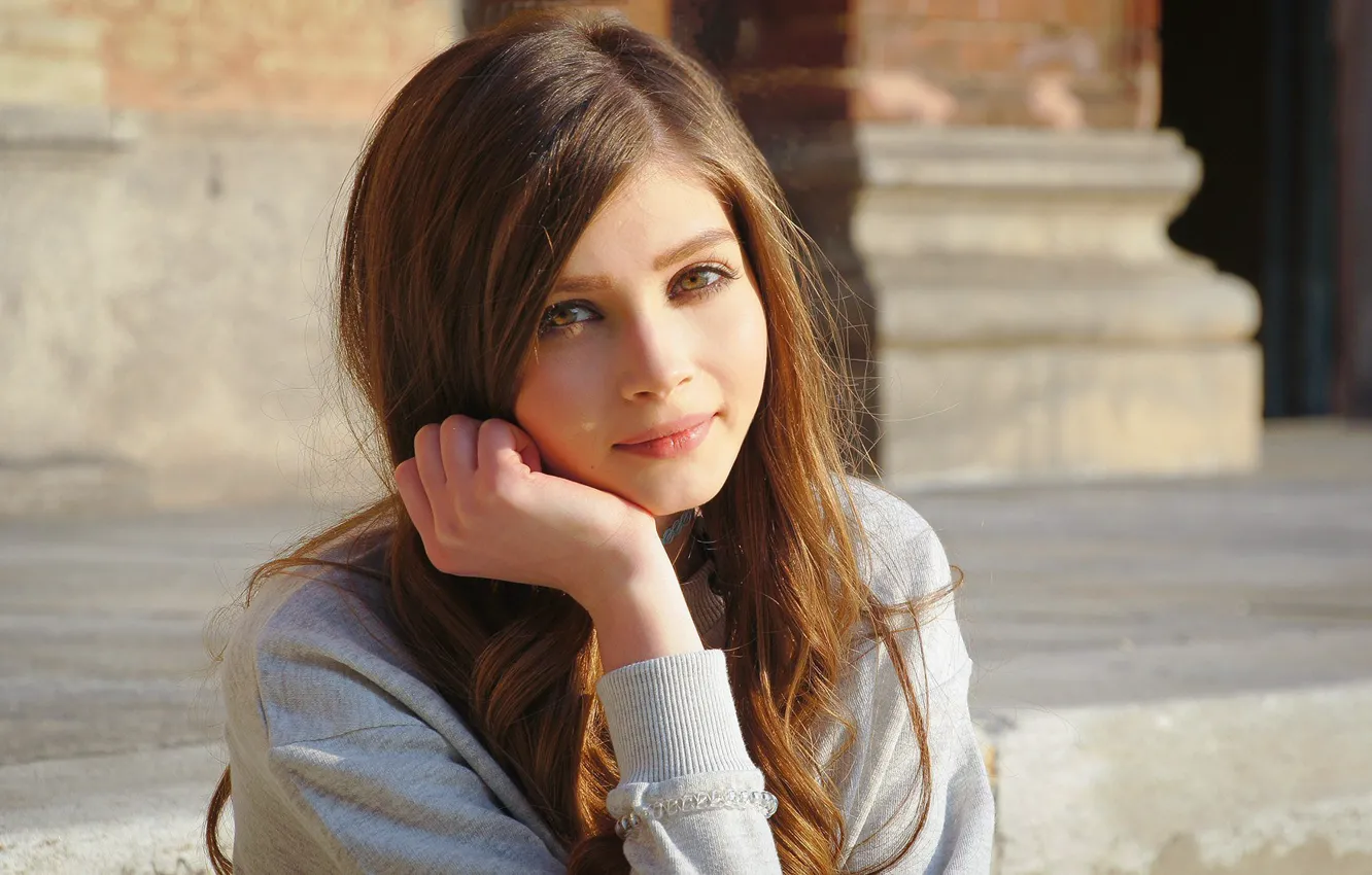Wallpaper Look Girl Face Smile Sweetheart Hair Portrait Brown